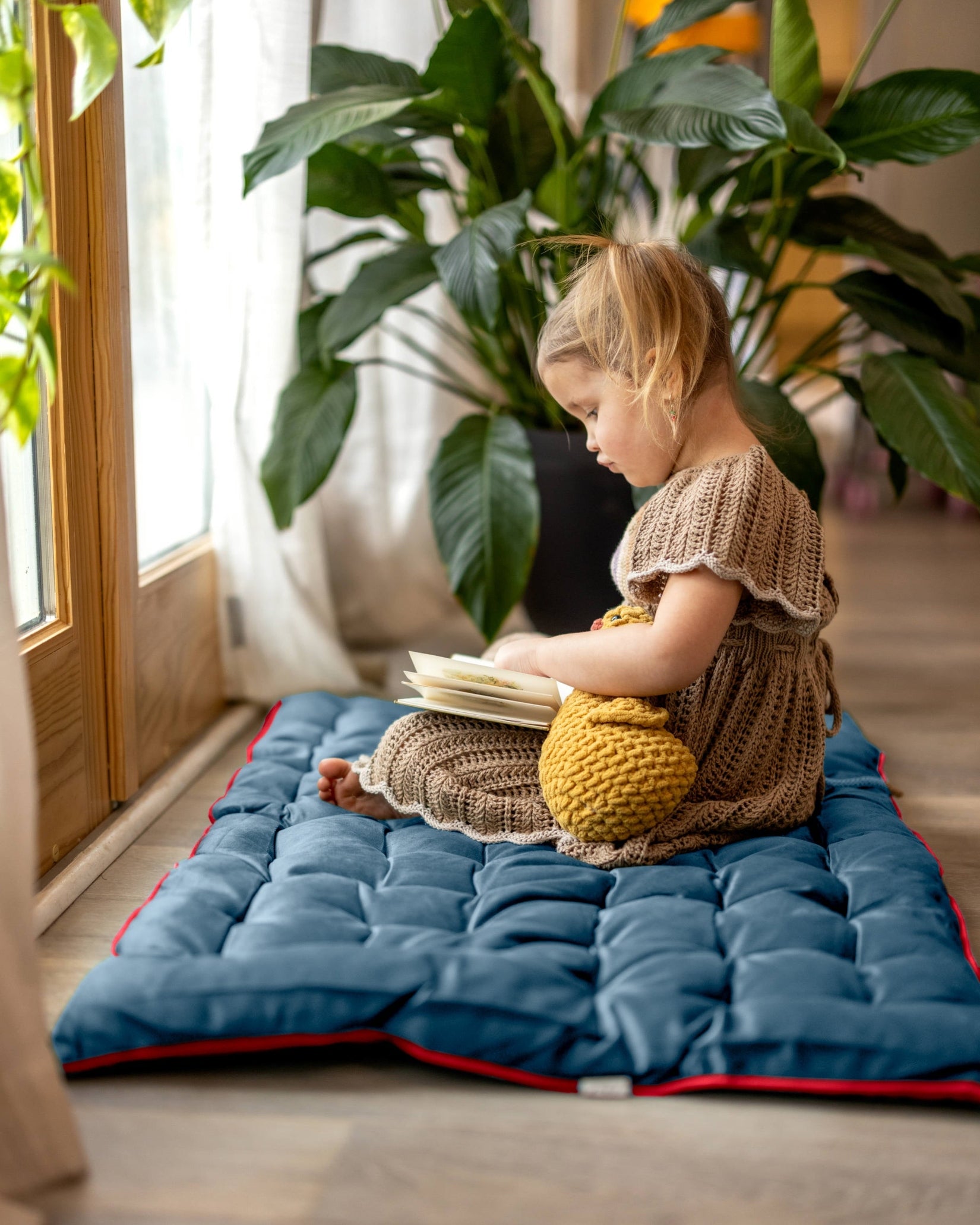 Double Sided Tufted Floor Pillow Blue Red – Cassarokids